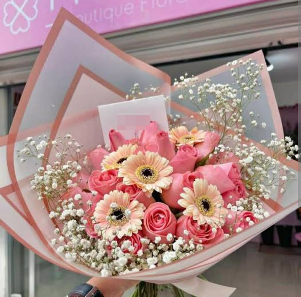 Ramo de rosas y gerberas fancy – Arreglos Florales Guatemala